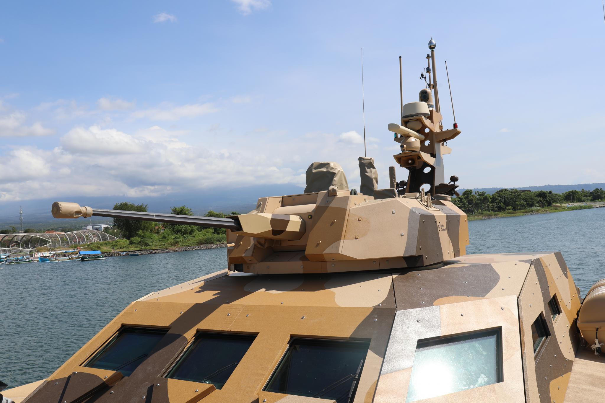 Tank boat X 18 ATC : Defense - John Cockerill