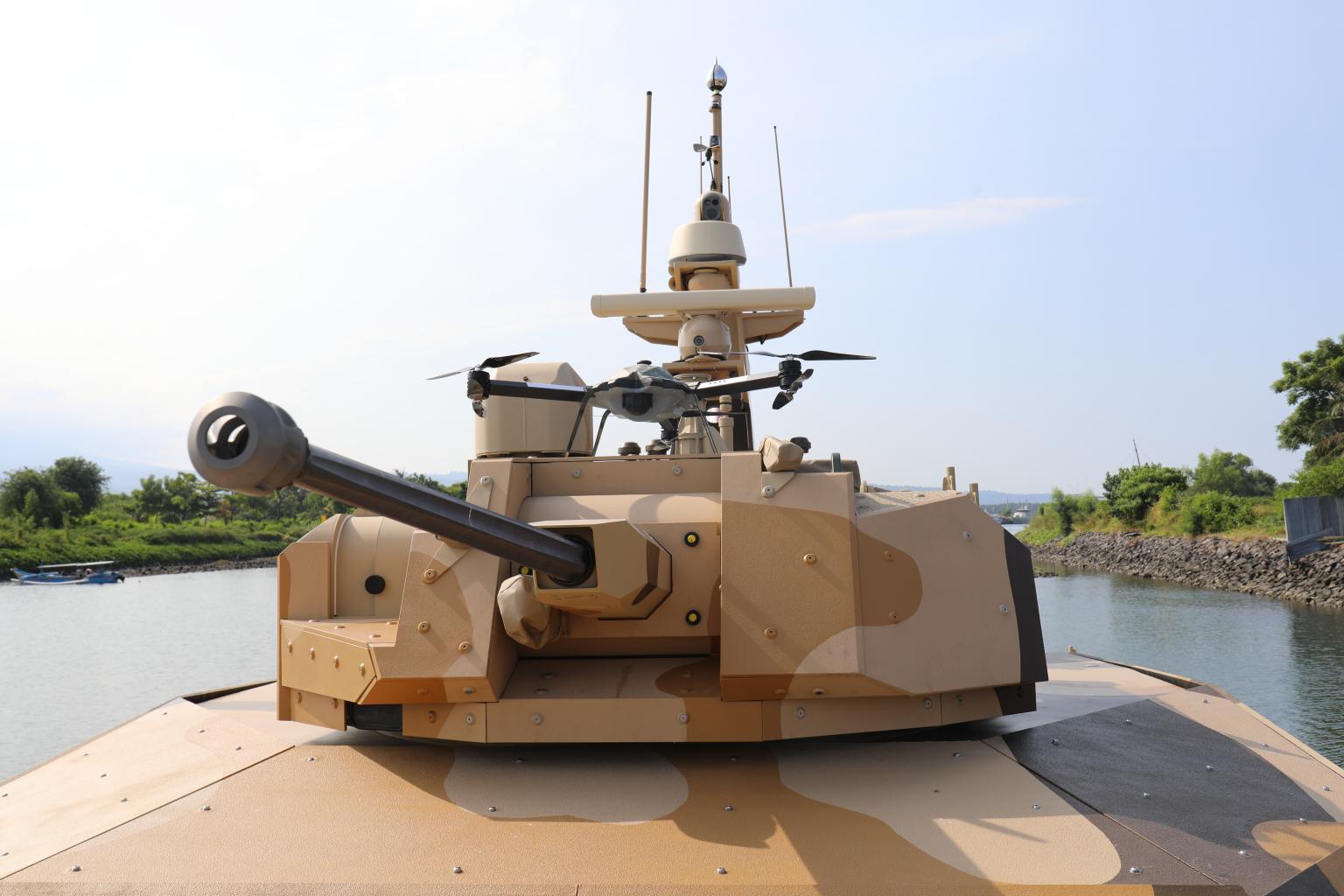 Tank boat X 18 ATC : Defense - John Cockerill